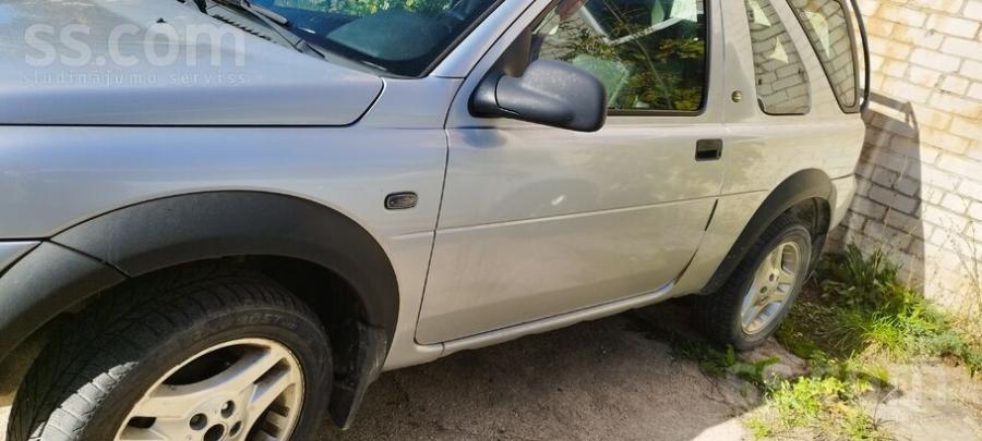 Grey Land Rover Freelander 2006 in Dobele, with an engine capacity of 2.00 L and mileage of 311 thousand km for 3000 €, photo 3 on AUTOMOTO.COM.LV