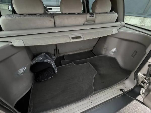 Pelēks Land Rover Freelander 2000 Rīga, ar dzinēja tilpumu 1.80 L un nobraukumu 233 tūkst. km par 2400 €, foto 8 vietnē AUTOMOTO.COM.LV