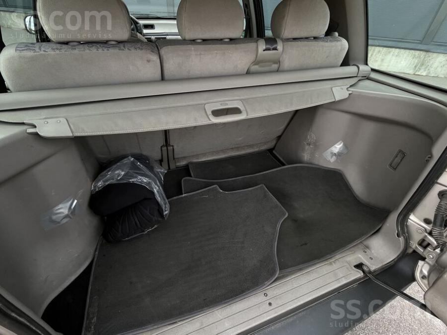 Grey Land Rover Freelander 2000 in Riga, with an engine capacity of 1.80 L and mileage of 233 thousand km for 2400 €, photo 9 on AUTOMOTO.COM.LV