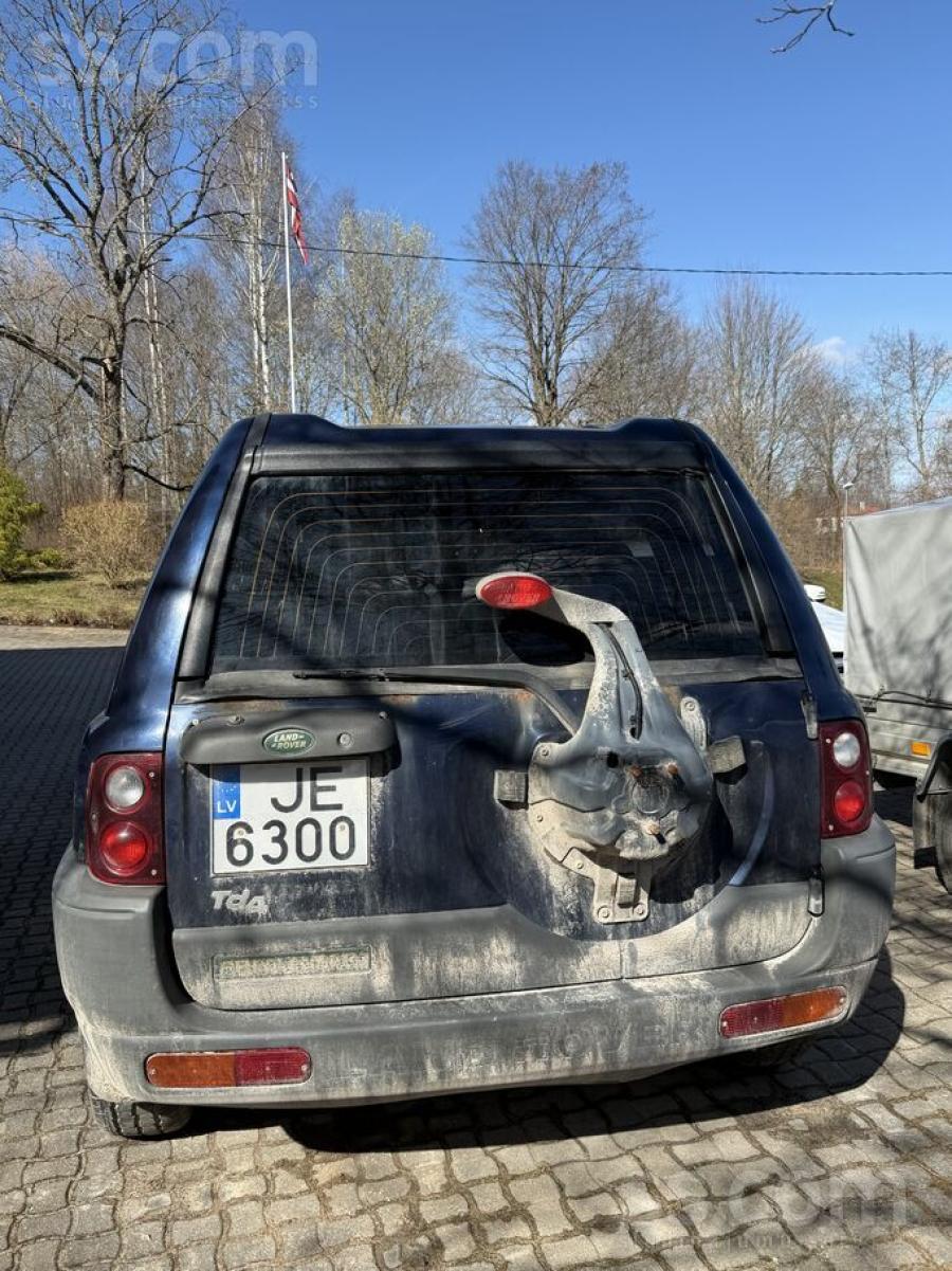 Grey Land Rover Freelander 2001 in Cesis, with an engine capacity of 2.00 L and mileage of 230 thousand km for 650 €, photo 5 on AUTOMOTO.COM.LV