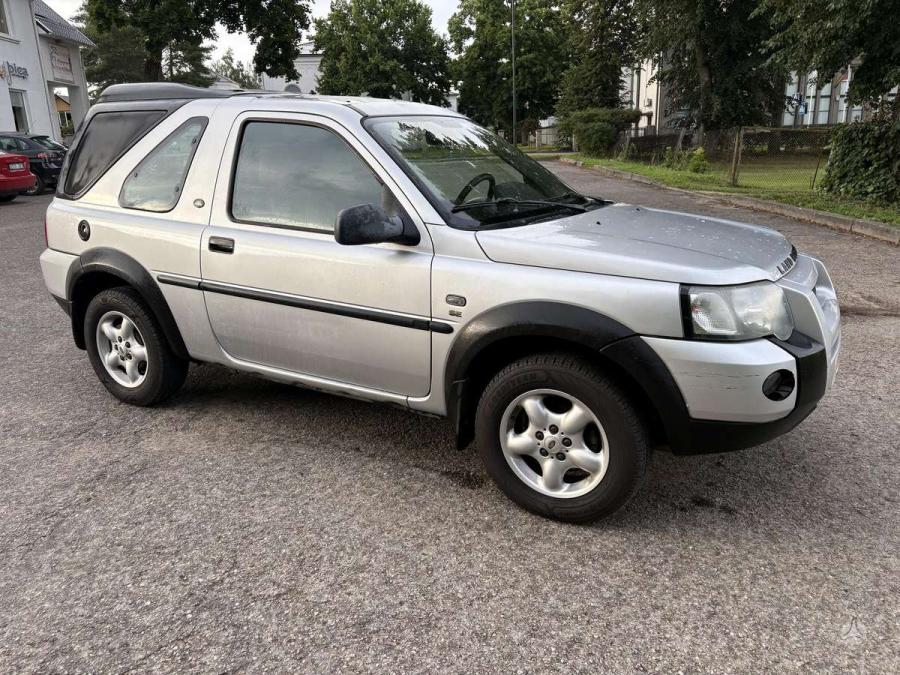 Grey Land Rover Freelander 2004 in Birzai, with an engine capacity of 1.95 L and mileage of 247 thousand km for 2050 €, photo 6 on AUTOMOTO.COM.LV