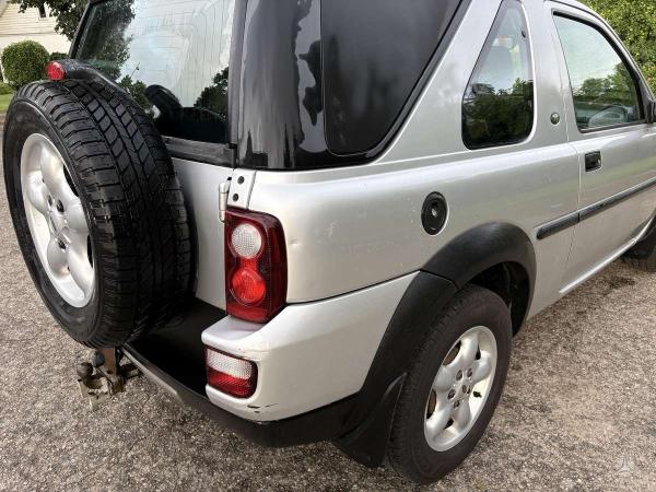 Grey Land Rover Freelander 2004 in Birzai, with an engine capacity of 1.95 L and mileage of 247 thousand km for 2050 €, photo 7 on AUTOMOTO.COM.LV