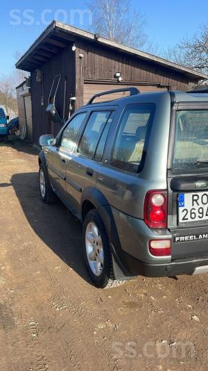 Pelēks Land Rover Freelander 2005 Balvi, ar dzinēja tilpumu 2.00 L un nobraukumu 312 tūkst. km par 2300 €, foto 5 vietnē AUTOMOTO.COM.LV