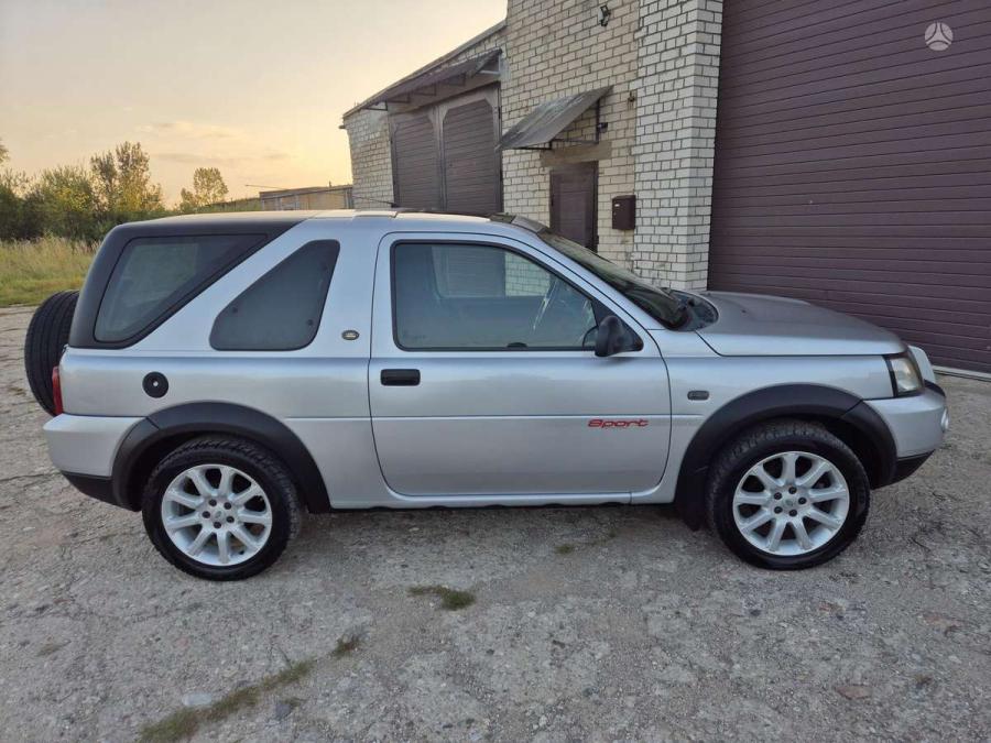 Grey Land Rover Freelander 2005 in Alytus, with an engine capacity of 1.95 L and mileage of 216 thousand km for 3250 €, photo 7 on AUTOMOTO.COM.LV