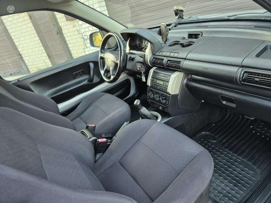 Grey Land Rover Freelander 2005 in Alytus, with an engine capacity of 1.95 L and mileage of 216 thousand km for 3250 €, photo 8 on AUTOMOTO.COM.LV