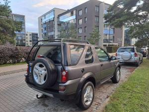 Pelēks Land Rover Freelander 2006 Viļņa, ar dzinēja tilpumu 1.95 L un nobraukumu 363 tūkst. km par 2500 €, foto 5 vietnē AUTOMOTO.COM.LV