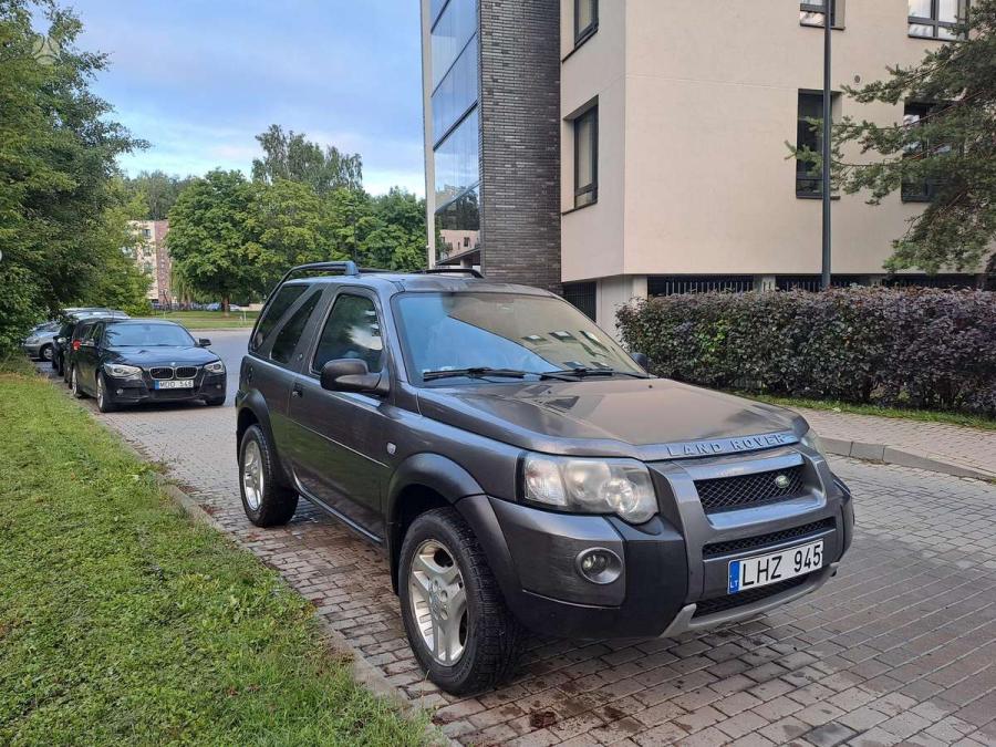 Pelēks Land Rover Freelander 2006 Viļņa, ar dzinēja tilpumu 1.95 L un nobraukumu 363 tūkst. km par 2500 €, foto 6 vietnē AUTOMOTO.COM.LV