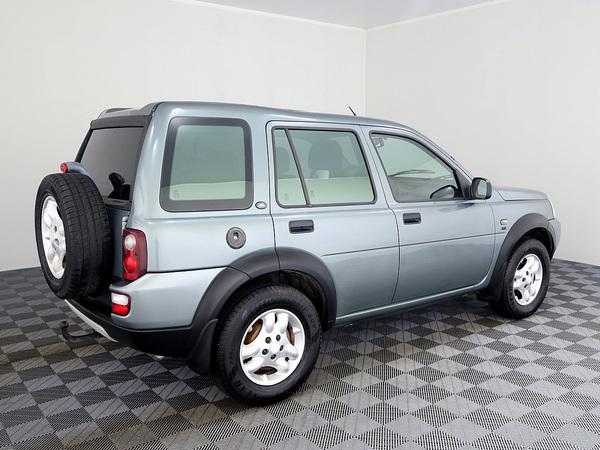 Pelēks Land Rover Freelander 2006 Tallina, ar dzinēja tilpumu 2.50 L un nobraukumu 189 tūkst. km par 2199 €, foto 3 vietnē AUTOMOTO.COM.LV