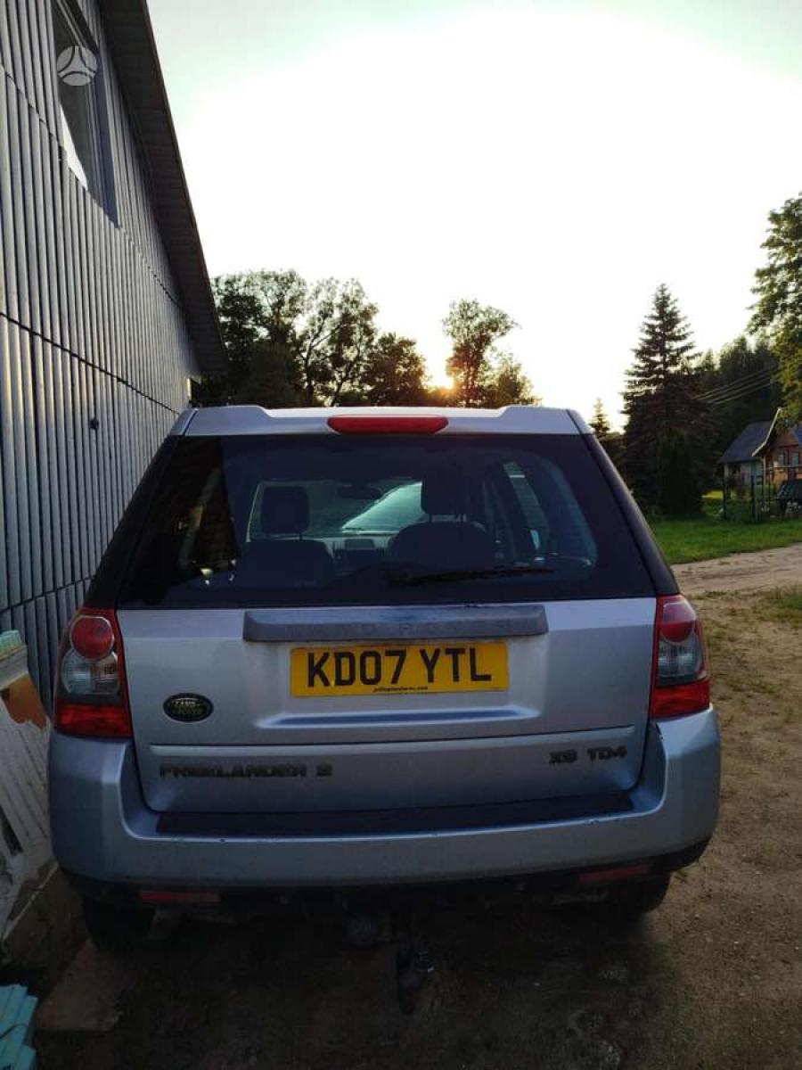 Grey Land Rover Freelander 2007 in Utena, with an engine capacity of 2.20 L and mileage of 1653 thousand km for 2000 €, photo 6 on AUTOMOTO.COM.LV