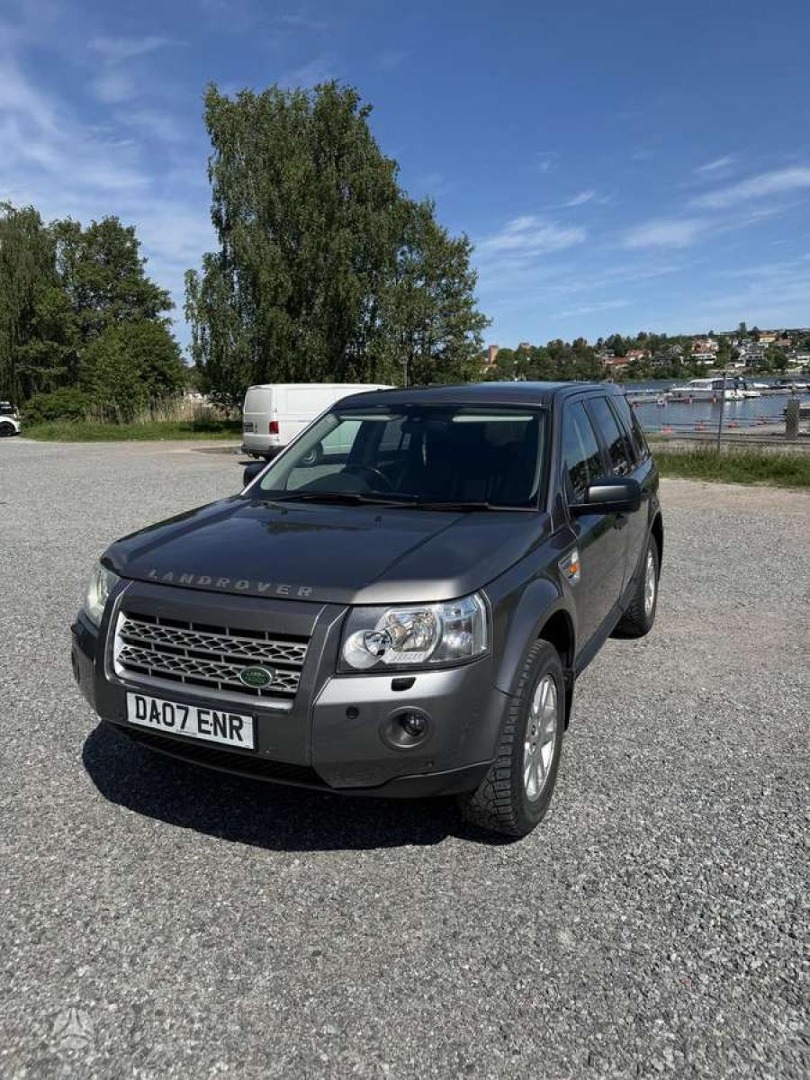 Pelēks Land Rover Freelander 2007 Telšiai, ar dzinēja tilpumu 2.18 L un nobraukumu 177 tūkst. km par 2550 €, foto 1 vietnē AUTOMOTO.COM.LV
