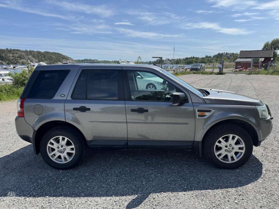 Pelēks Land Rover Freelander 2007 Telšiai, ar dzinēja tilpumu 2.18 L un nobraukumu 177 tūkst. km par 2550 €, foto 5 vietnē AUTOMOTO.COM.LV
