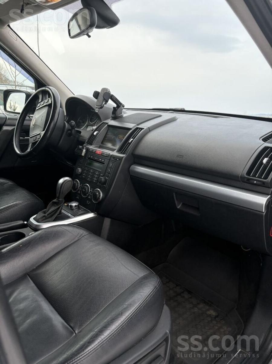 Pelēks Land Rover Freelander 2007 Rīga, ar dzinēja tilpumu 2.20 L un nobraukumu 356 tūkst. km par 4500 €, foto 8 vietnē AUTOMOTO.COM.LV