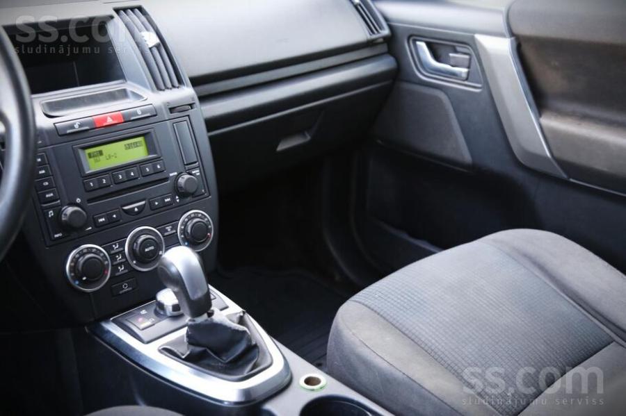 Pelēks Land Rover Freelander 2007 Rīga, ar dzinēja tilpumu 2.20 L un nobraukumu 239 tūkst. km par 2795 €, foto 10 vietnē AUTOMOTO.COM.LV
