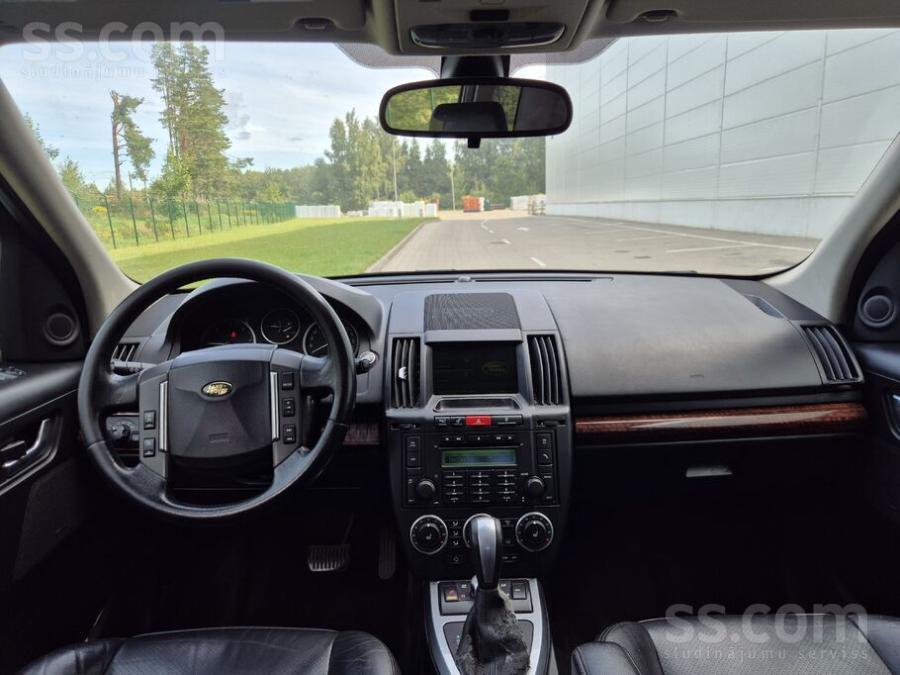 Grey Land Rover Freelander 2007 in Riga, with an engine capacity of 2.20 L and mileage of 0 thousand km for 3990 €, photo 5 on AUTOMOTO.COM.LV