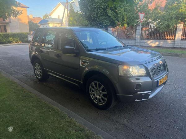 Pelēks Land Rover Freelander 2007 Marijampole, ar dzinēja tilpumu 2.20 L un nobraukumu 223 tūkst. km par 4800 €, foto 2 vietnē AUTOMOTO.COM.LV