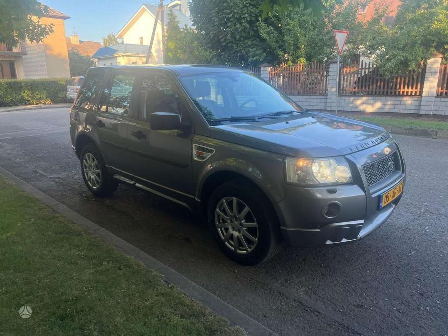 Grey Land Rover Freelander 2007 in Marijampole, with an engine capacity of 2.20 L and mileage of 223 thousand km for 4800 €, photo 3 on AUTOMOTO.COM.LV