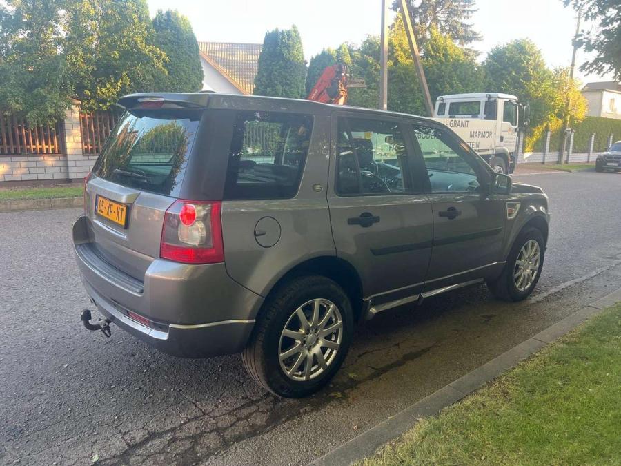 Grey Land Rover Freelander 2007 in Marijampole, with an engine capacity of 2.20 L and mileage of 223 thousand km for 4800 €, photo 5 on AUTOMOTO.COM.LV
