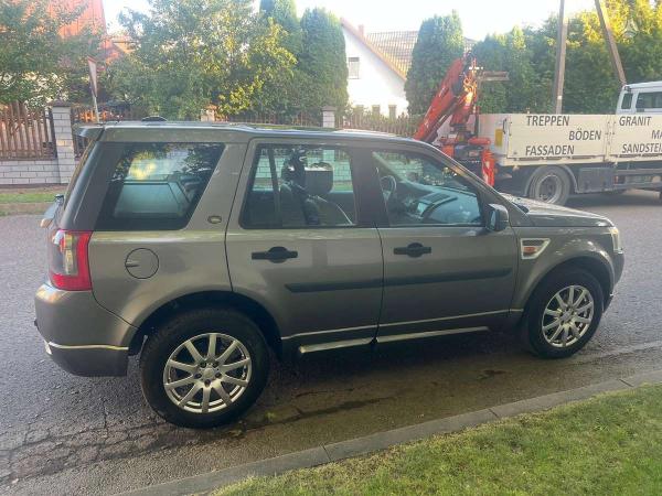 Pelēks Land Rover Freelander 2007 Marijampole, ar dzinēja tilpumu 2.20 L un nobraukumu 223 tūkst. km par 4800 €, foto 7 vietnē AUTOMOTO.COM.LV