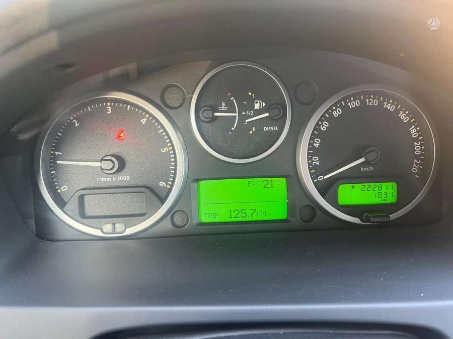 Grey Land Rover Freelander 2007 in Marijampole, with an engine capacity of 2.20 L and mileage of 223 thousand km for 4800 €, photo 10 on AUTOMOTO.COM.LV