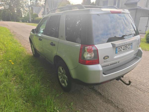 Pelēks Land Rover Freelander 2007 Kauņa, ar dzinēja tilpumu 2.20 L un nobraukumu 350 tūkst. km par 2999 €, foto 7 vietnē AUTOMOTO.COM.LV