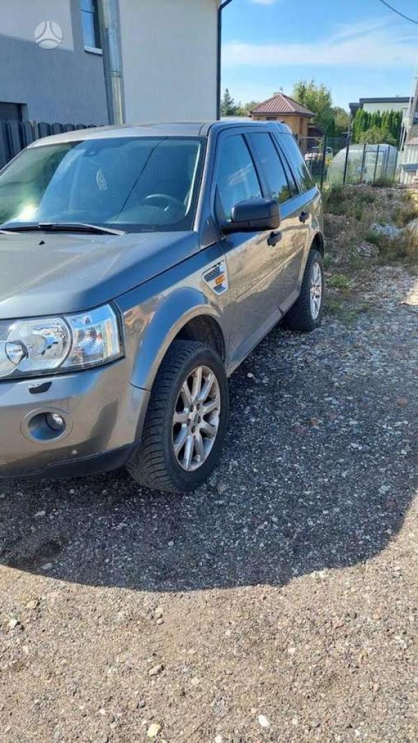 Grey Land Rover Freelander 2007 in Marijampole, with an engine capacity of 2.18 L and mileage of 220 thousand km for 4500 €, photo 3 on AUTOMOTO.COM.LV