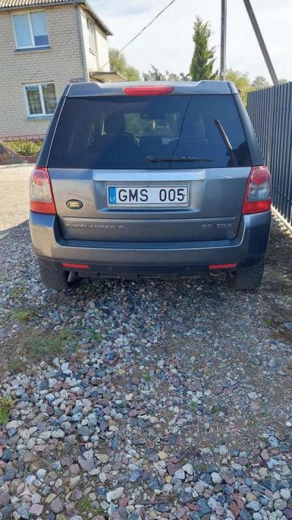 Grey Land Rover Freelander 2007 in Marijampole, with an engine capacity of 2.18 L and mileage of 220 thousand km for 4500 €, photo 4 on AUTOMOTO.COM.LV