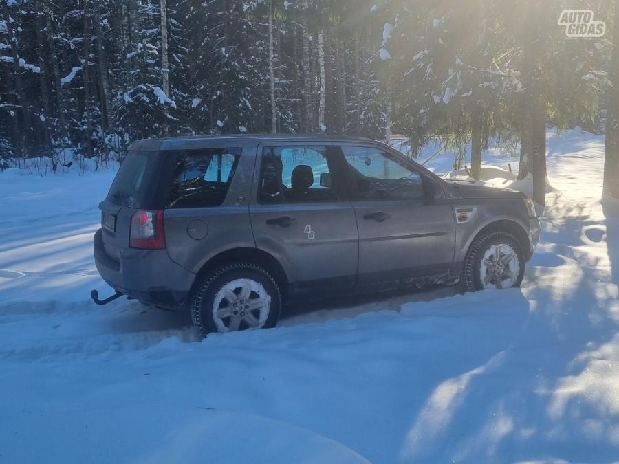 Pelēks Land Rover Freelander 2008 Mažeikiai, ar dzinēja tilpumu 2.20 L un nobraukumu 260 tūkst. km par 3500 €, foto 10 vietnē AUTOMOTO.COM.LV