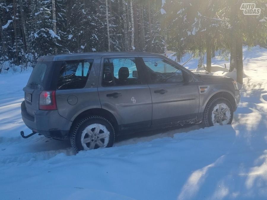 Pelēks Land Rover Freelander 2008 Mažeikiai, ar dzinēja tilpumu 2.20 L un nobraukumu 260 tūkst. km par 3500 €, foto 11 vietnē AUTOMOTO.COM.LV