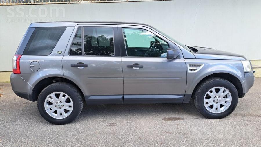 Grey Land Rover Freelander 2008 in Ogre, with an engine capacity of 2.20 L and mileage of 282 thousand km for 3950 €, photo 7 on AUTOMOTO.COM.LV