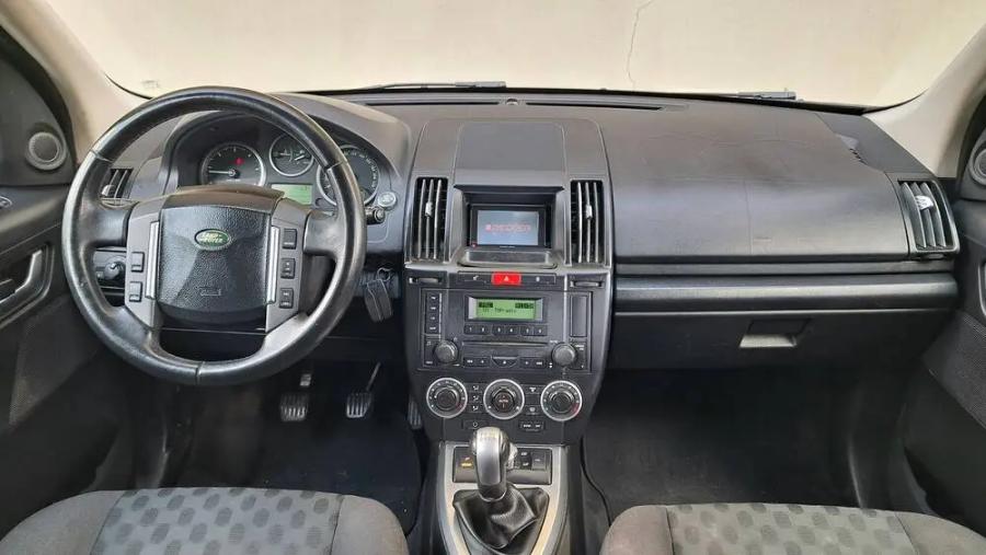 Grey Land Rover Freelander 2008 in Ogre, with an engine capacity of 2.20 L and mileage of 282 thousand km for 3950 €, photo 7 on AUTOMOTO.COM.LV