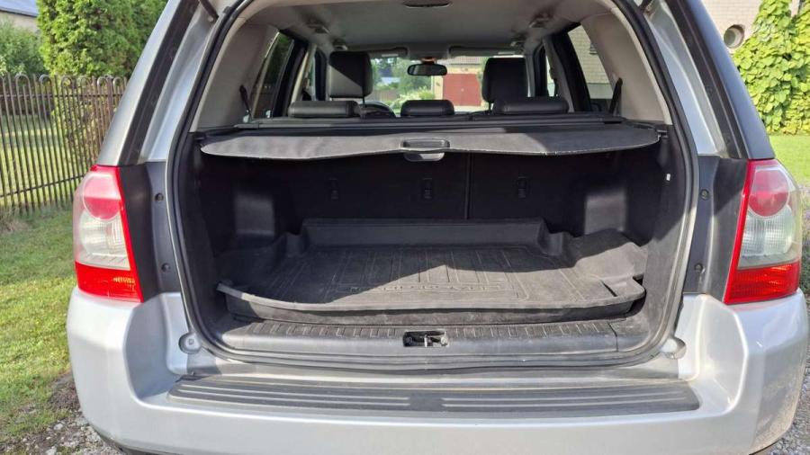 Pelēks Land Rover Freelander 2008 Panevēža, ar dzinēja tilpumu 3.19 L un nobraukumu 270 tūkst. km par 3800 €, foto 7 vietnē AUTOMOTO.COM.LV