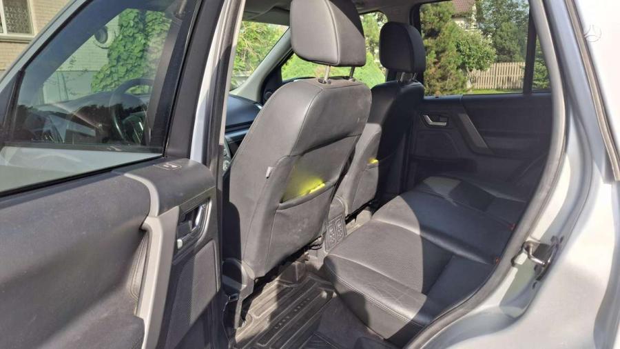 Pelēks Land Rover Freelander 2008 Panevēža, ar dzinēja tilpumu 3.19 L un nobraukumu 270 tūkst. km par 3800 €, foto 8 vietnē AUTOMOTO.COM.LV