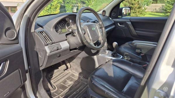 Pelēks Land Rover Freelander 2008 Panevēža, ar dzinēja tilpumu 3.19 L un nobraukumu 270 tūkst. km par 3800 €, foto 9 vietnē AUTOMOTO.COM.LV
