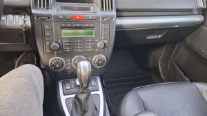 Pelēks Land Rover Freelander 2008 Panevēža, ar dzinēja tilpumu 3.19 L un nobraukumu 270 tūkst. km par 3800 €, foto 12 vietnē AUTOMOTO.COM.LV