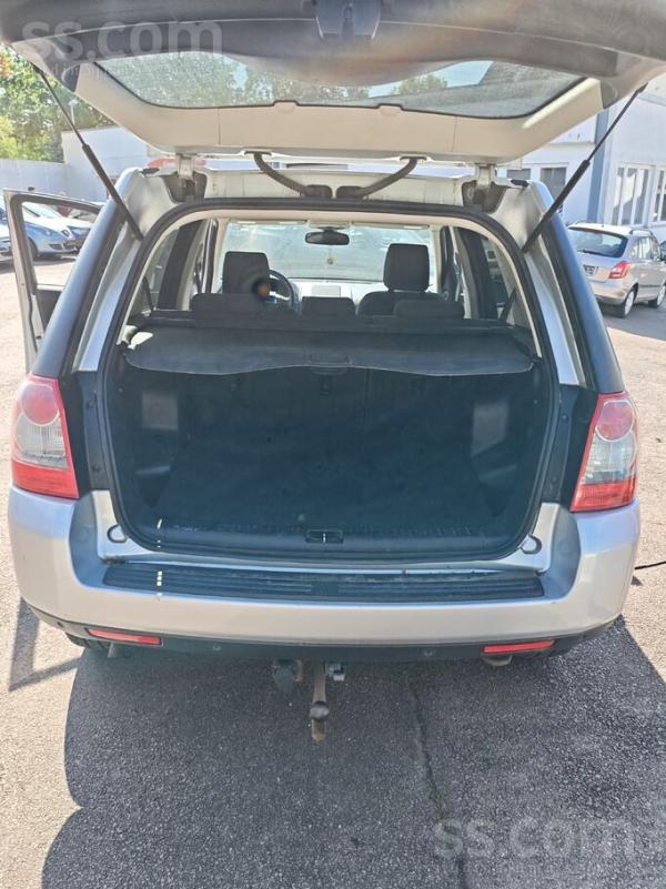 Pelēks Land Rover Freelander 2008 Rīga, ar dzinēja tilpumu 2.20 L un nobraukumu 245 tūkst. km par 3000 €, foto 5 vietnē AUTOMOTO.COM.LV