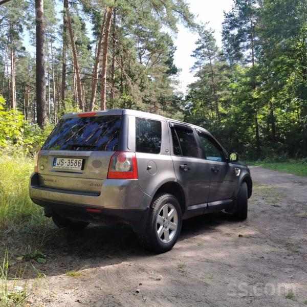 Pelēks Land Rover Freelander 2008 Rīga, ar dzinēja tilpumu 2.20 L un nobraukumu 211 tūkst. km par 3500 €, foto 5 vietnē AUTOMOTO.COM.LV