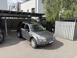 Grey Land Rover Freelander 2008 in Vilnius, with an engine capacity of 2.18 L and mileage of 370 thousand km for 2499 €, photo  on AUTOMOTO.COM.LV