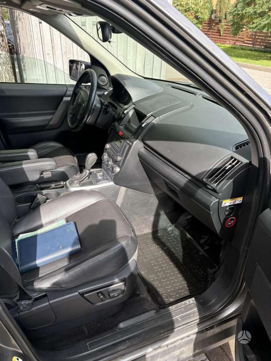 Grey Land Rover Freelander 2008 in Vilnius, with an engine capacity of 2.18 L and mileage of 370 thousand km for 2499 €, photo 5 on AUTOMOTO.COM.LV