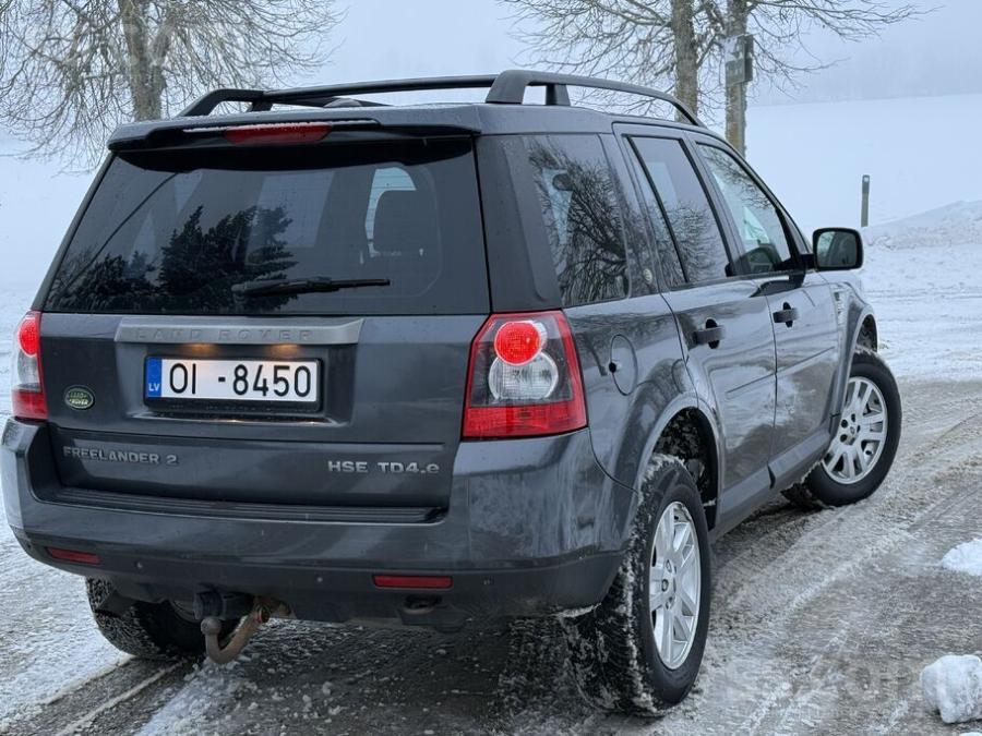 Grey Land Rover Freelander 2009 in Aizkraukle, with an engine capacity of 2.20 L and mileage of 297 thousand km for 5980 €, photo 3 on AUTOMOTO.COM.LV