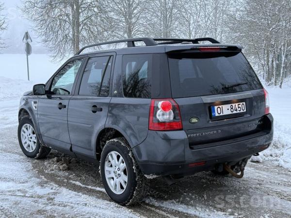 Grey Land Rover Freelander 2009 in Aizkraukle, with an engine capacity of 2.20 L and mileage of 297 thousand km for 5980 €, photo 4 on AUTOMOTO.COM.LV