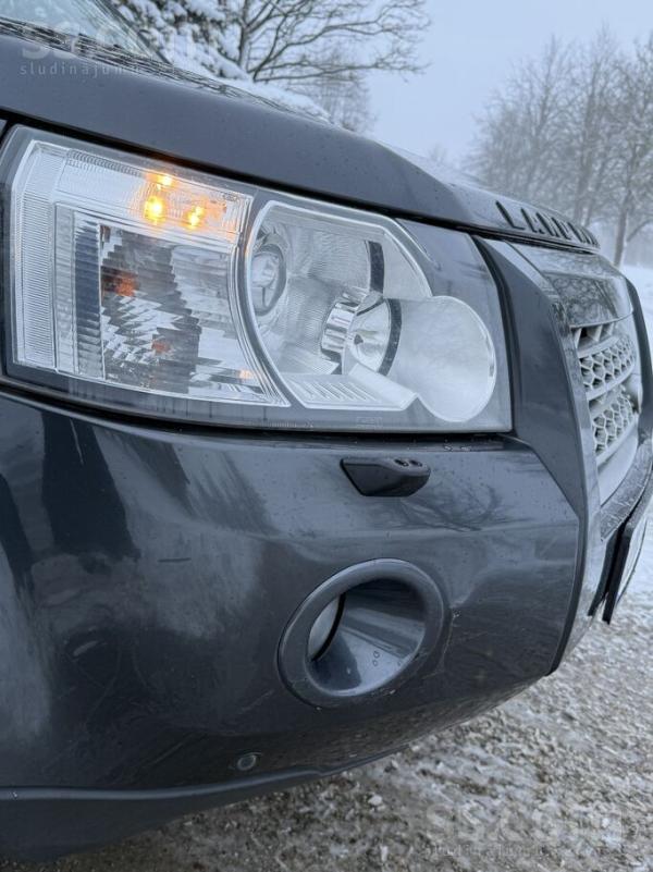 Grey Land Rover Freelander 2009 in Aizkraukle, with an engine capacity of 2.20 L and mileage of 297 thousand km for 5980 €, photo 5 on AUTOMOTO.COM.LV