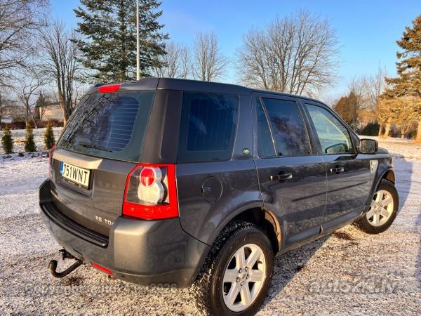 Pelēks Land Rover Freelander 2009 Tallina, ar dzinēja tilpumu 2.20 L un nobraukumu 298 tūkst. km par 4600 €, foto 3 vietnē AUTOMOTO.COM.LV