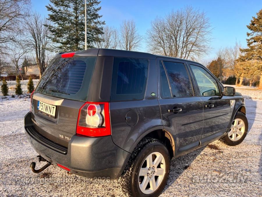 Pelēks Land Rover Freelander 2009 Tallina, ar dzinēja tilpumu 2.20 L un nobraukumu 298 tūkst. km par 4600 €, foto 3 vietnē AUTOMOTO.COM.LV
