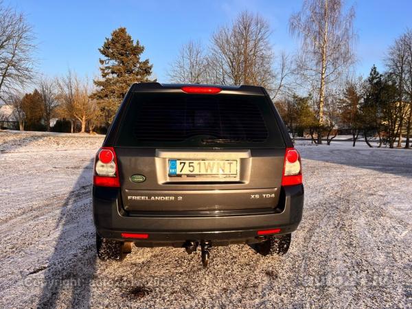 Pelēks Land Rover Freelander 2009 Tallina, ar dzinēja tilpumu 2.20 L un nobraukumu 298 tūkst. km par 4600 €, foto 4 vietnē AUTOMOTO.COM.LV