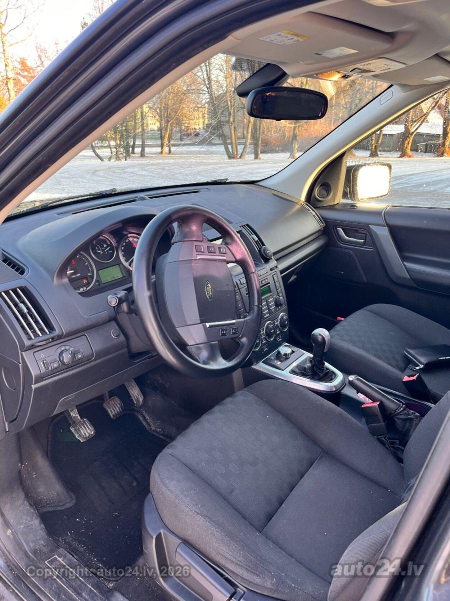 Pelēks Land Rover Freelander 2009 Tallina, ar dzinēja tilpumu 2.20 L un nobraukumu 298 tūkst. km par 4600 €, foto 7 vietnē AUTOMOTO.COM.LV