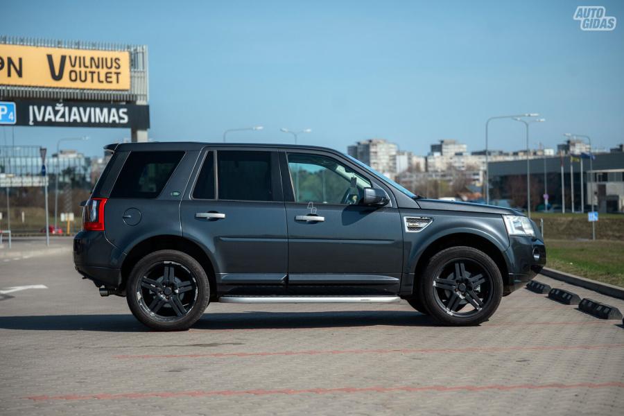 Grey Land Rover Freelander 2009 in Vilnius, with an engine capacity of 3.20 L and mileage of 261 thousand km for 6950 €, photo 5 on AUTOMOTO.COM.LV