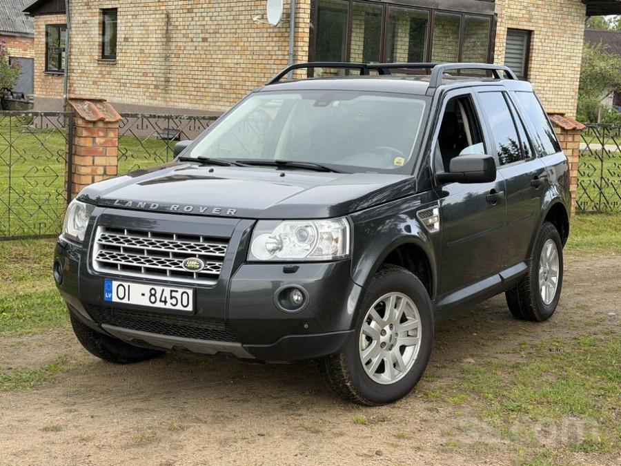 Grey Land Rover Freelander 2009 in Aizkraukle, with an engine capacity of 2.20 L and mileage of 297 thousand km for 4970 €, photo 1 on AUTOMOTO.COM.LV