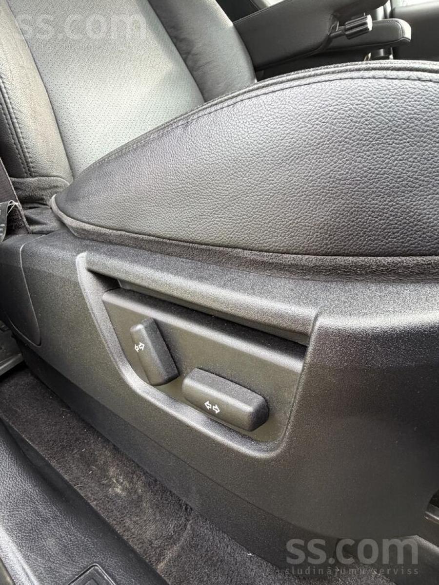 Grey Land Rover Freelander 2009 in Aizkraukle, with an engine capacity of 2.20 L and mileage of 297 thousand km for 4970 €, photo 21 on AUTOMOTO.COM.LV