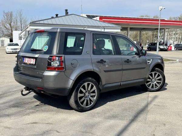 Pelēks Land Rover Freelander 2009 Rīga, ar dzinēja tilpumu 2.20 L un nobraukumu 253 tūkst. km par 6100 €, foto 3 vietnē AUTOMOTO.COM.LV