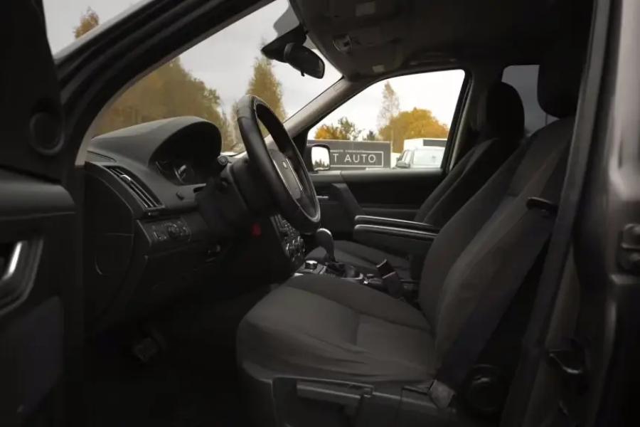 Pelēks Land Rover Freelander 2009 Jelgava, ar dzinēja tilpumu 2.20 L un nobraukumu 147 tūkst. km par 3700 €, foto 13 vietnē AUTOMOTO.COM.LV